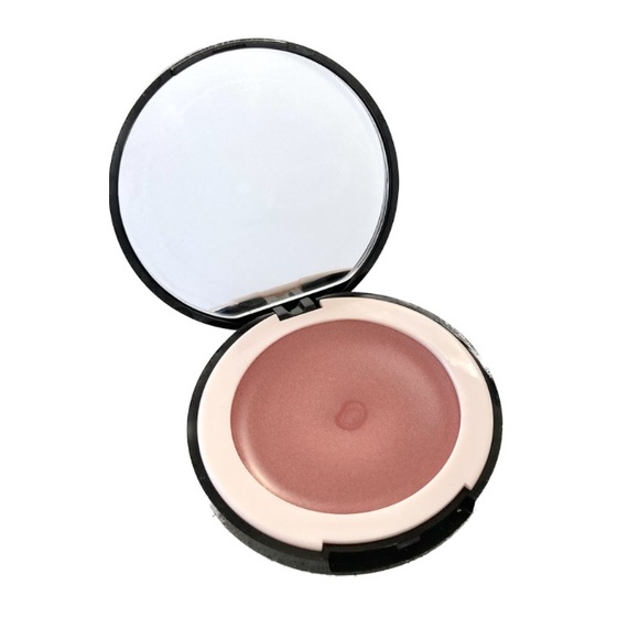 Doll 10 | Makeup | Doll Hydragel Cheek Highlight Souffl Youre Making Me ...
